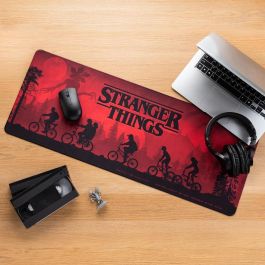 Stranger Things Classic Logo Desk Mat - Paladone Trade